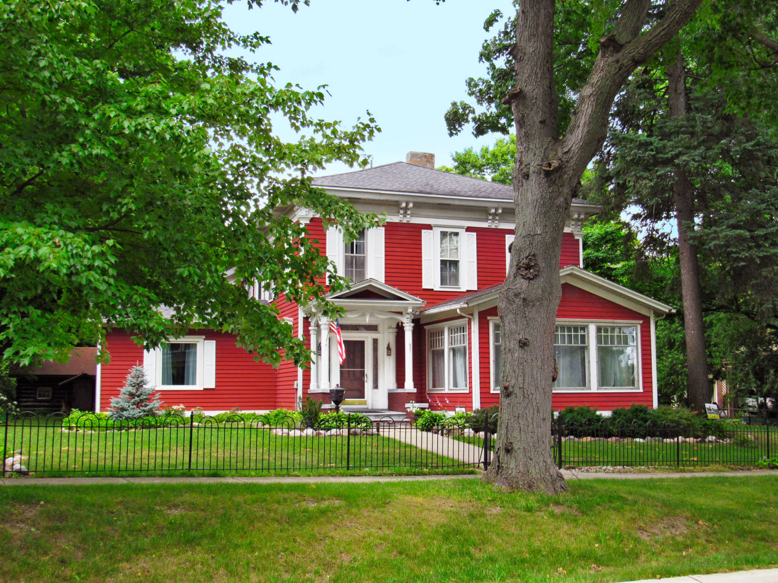 Red Houses For Sales Country Listings red-houses-for-sales-country-listings